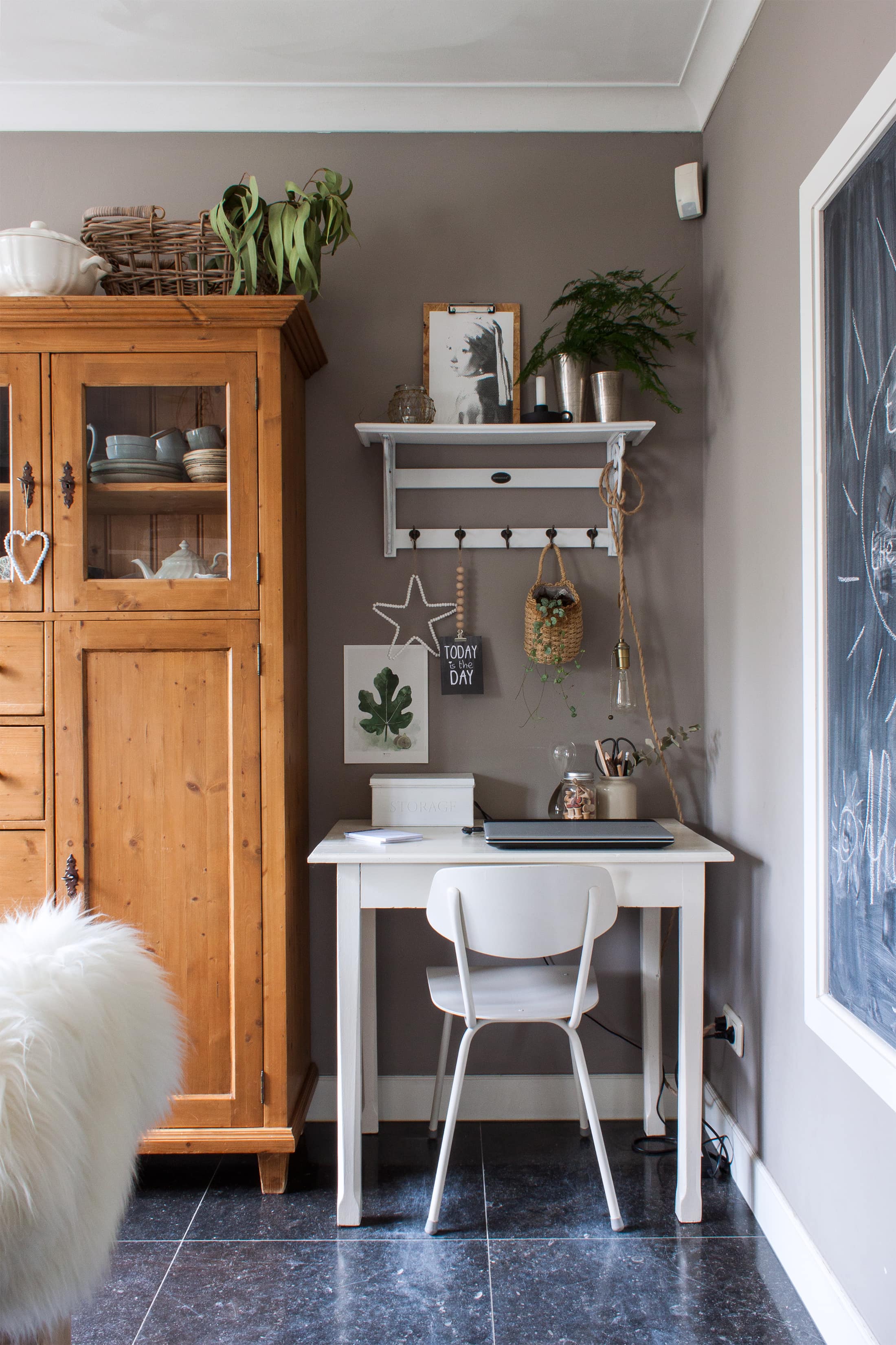 House Tour: A Modern Dutch Home with a Cozy Country Feel | Apartment ...