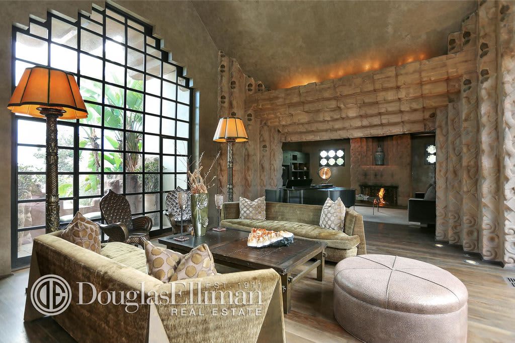 Lloyd Wright’s Infamous Sowden House Is On the Market | Apartment Therapy