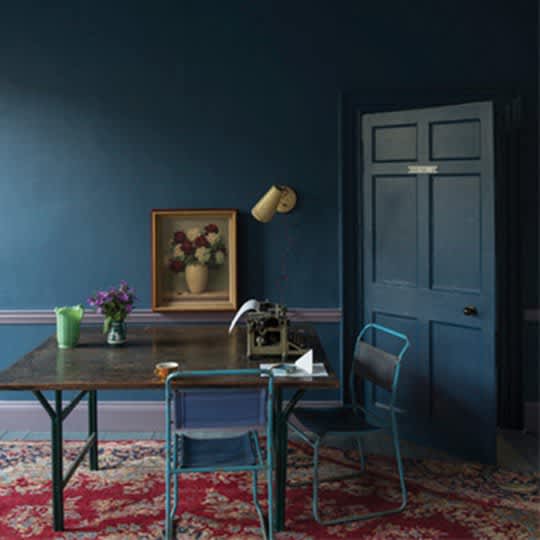 Color Battle: Navy vs. Indigo | Apartment Therapy