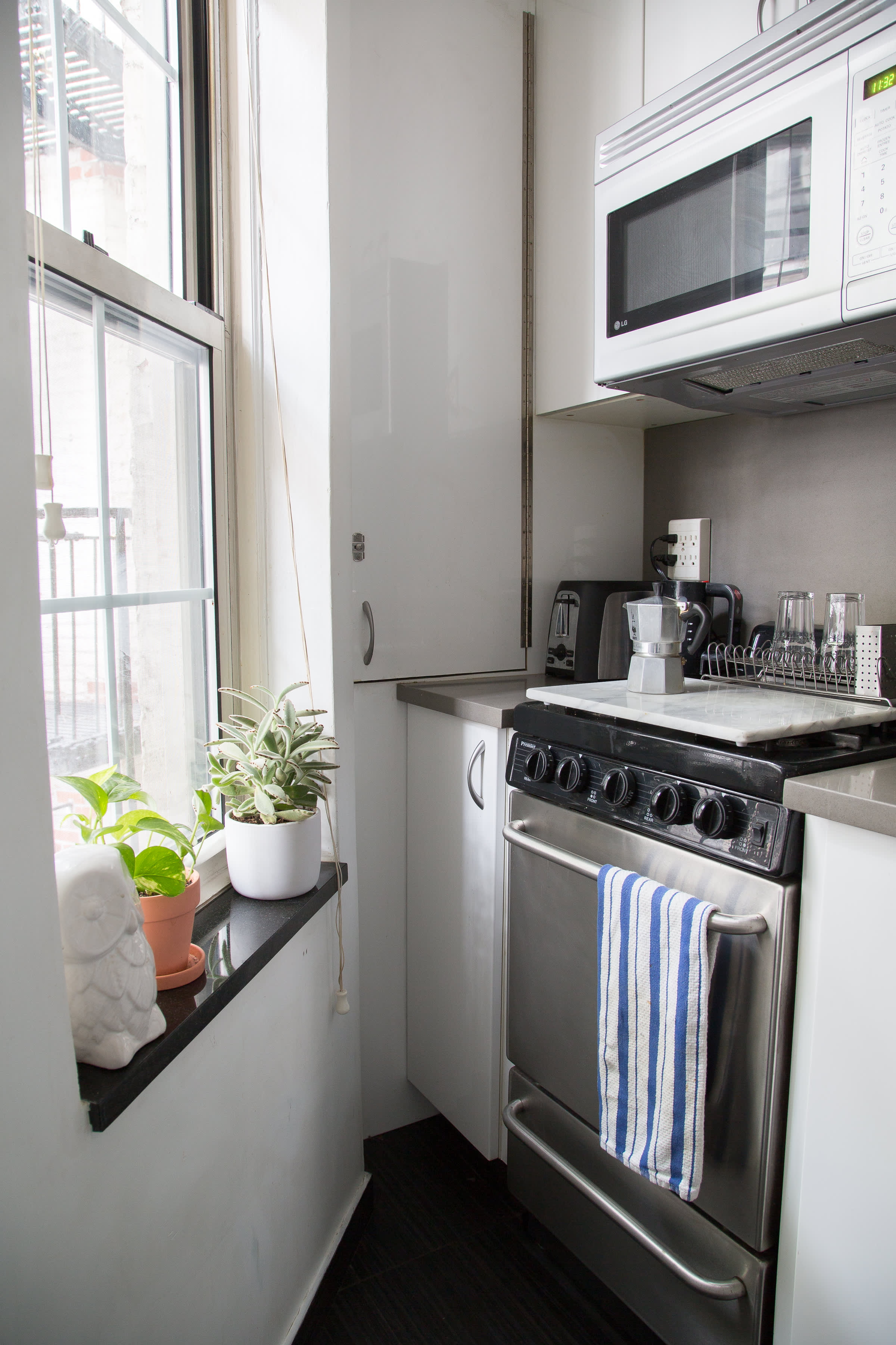 House Tour: A Colorful 450 Square Foot NYC Studio | Apartment Therapy