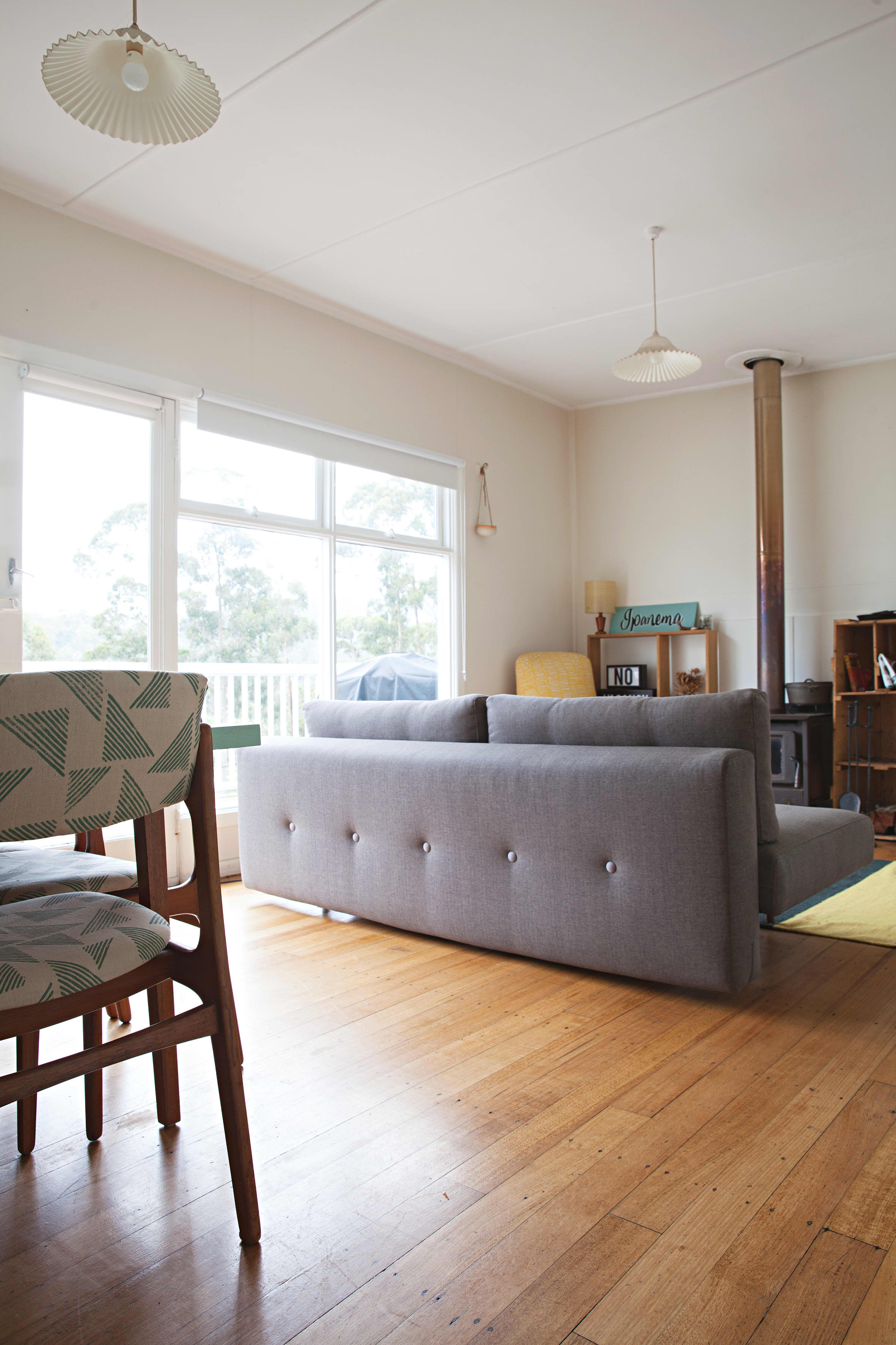 House Tour: A Retro Mod Australian Beach Shack | Apartment Therapy