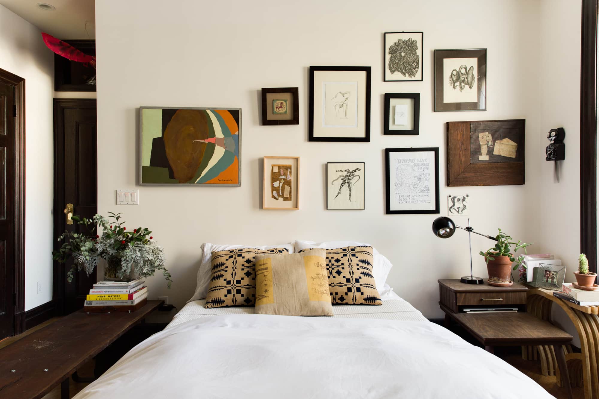 House Tour A 280 Square Foot Brooklyn Studio Apartment Apartment Therapy