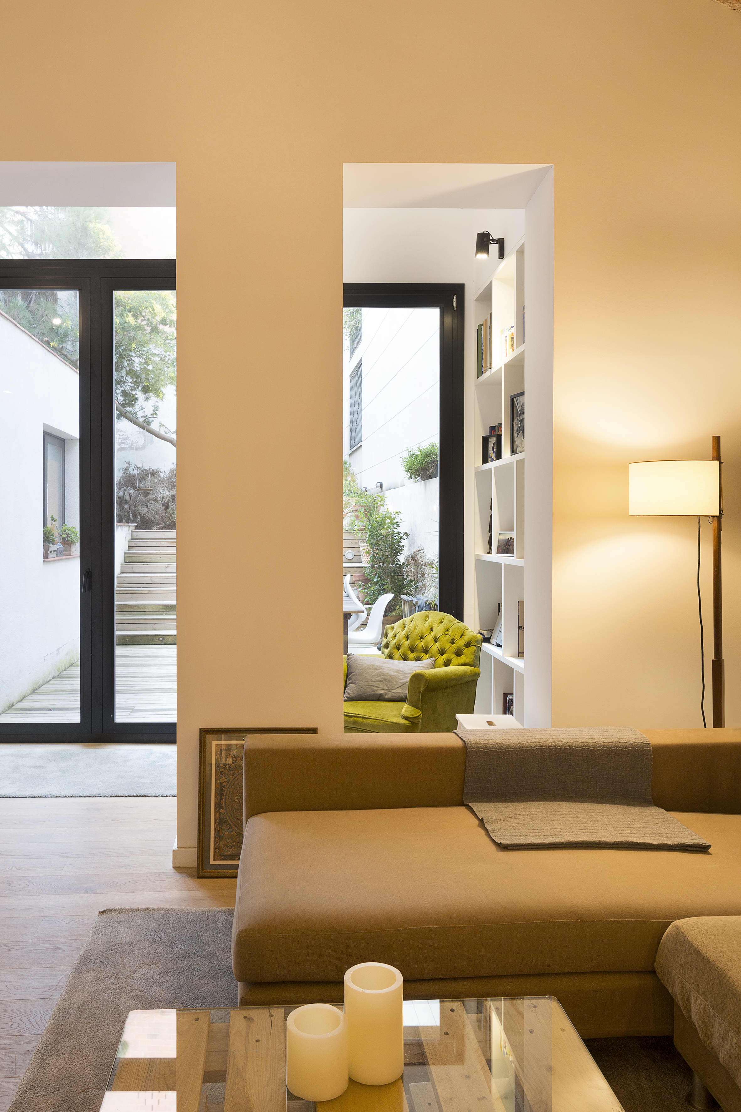 House Tour: A Monochromatic, Modern Home in Barcelona | Apartment Therapy