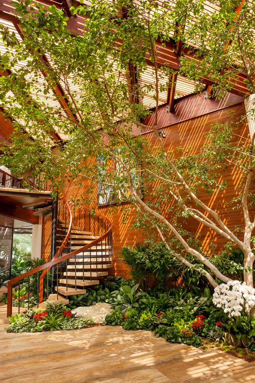 Johnny Carson’s Former Malibu Estate Asks $81.5 Million | Apartment Therapy