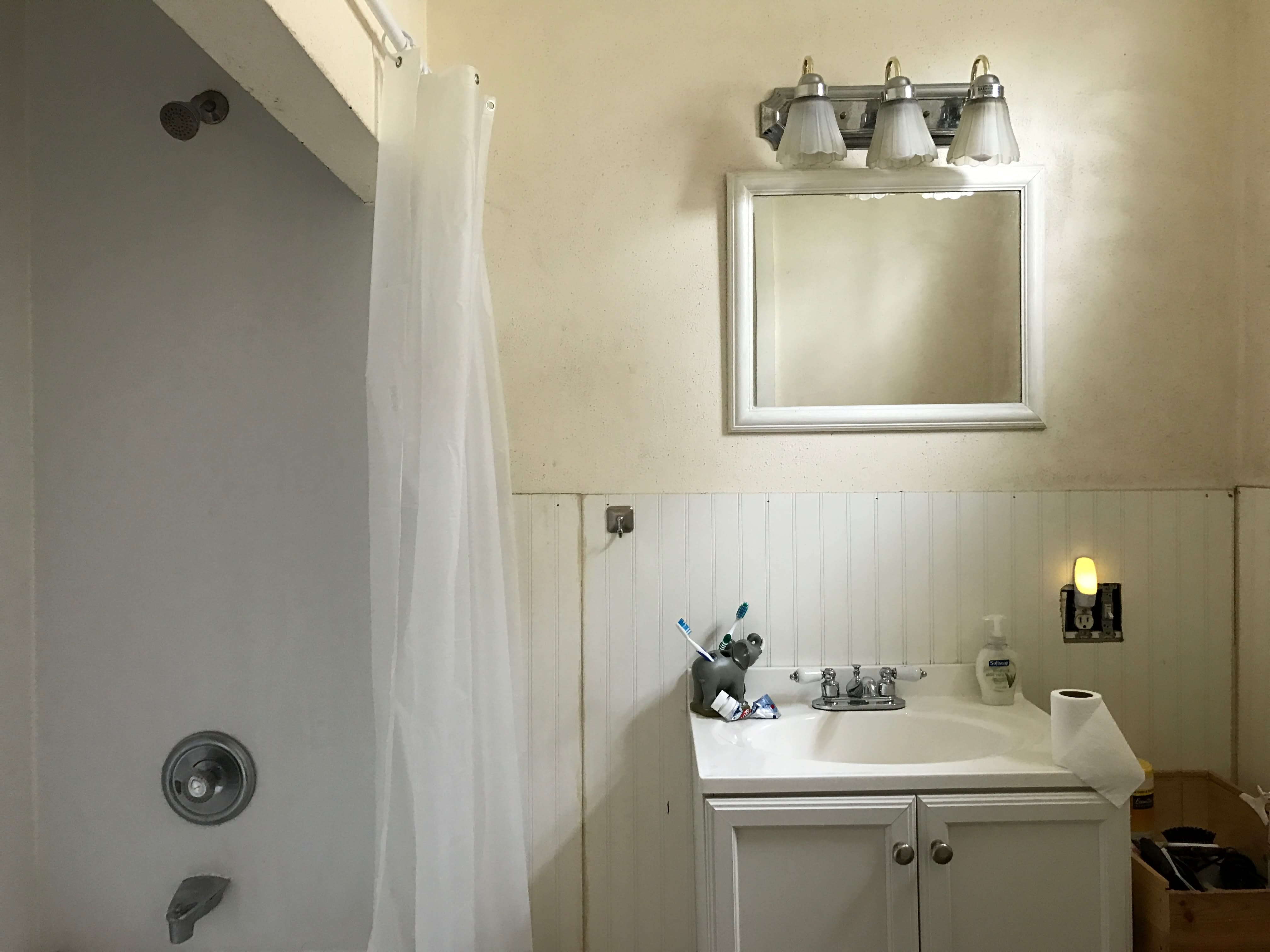 After: A Budget Rental Bathroom Makeover Under $500 | Apartment Therapy