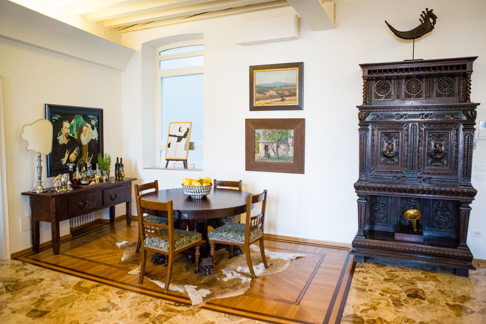 House Tour: A Global & Gorgeous Italian Apartment | Apartment Therapy