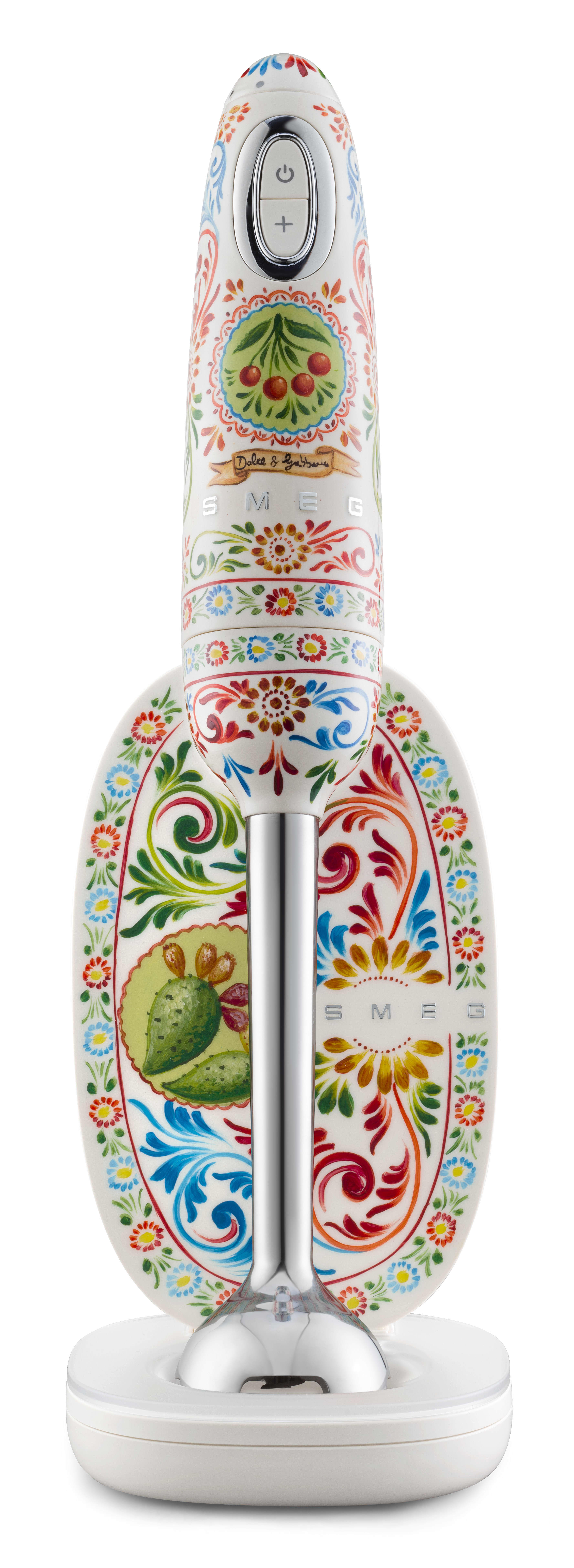 SMEG Adds Even More Appliances That Are Actual Works of Art | Apartment ...