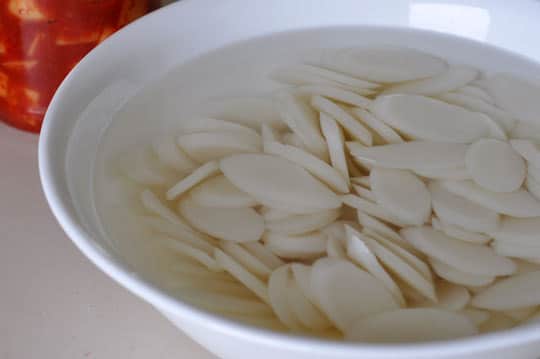 Recipe: Vegetarian Dduk Gook (Korean Rice Cake Soup) | Kitchn