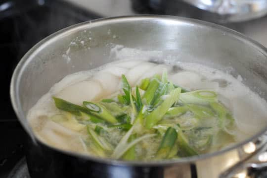 Recipe: Vegetarian Dduk Gook (Korean Rice Cake Soup) | Kitchn