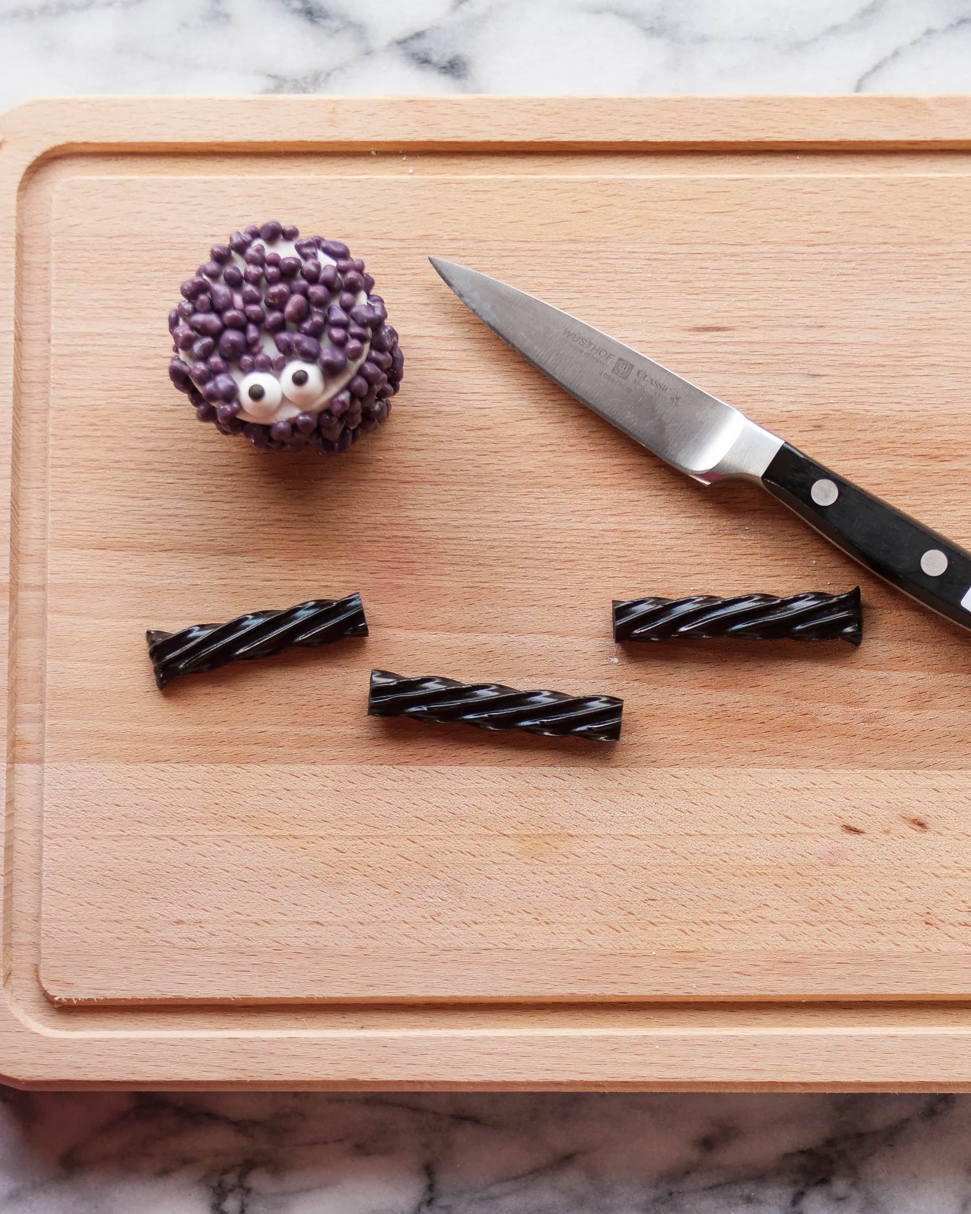 Candy-Coated Marshmallow Spiders | Kitchn