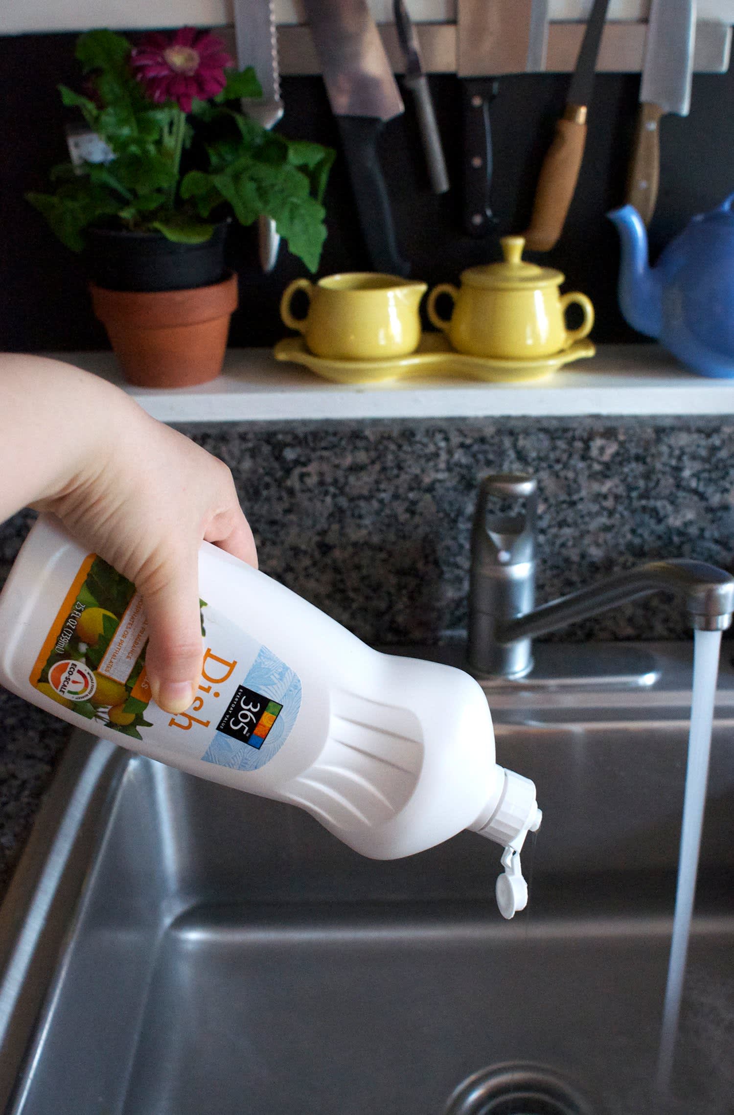 How To Squirt Dish Soap Into The Sink Kitchn