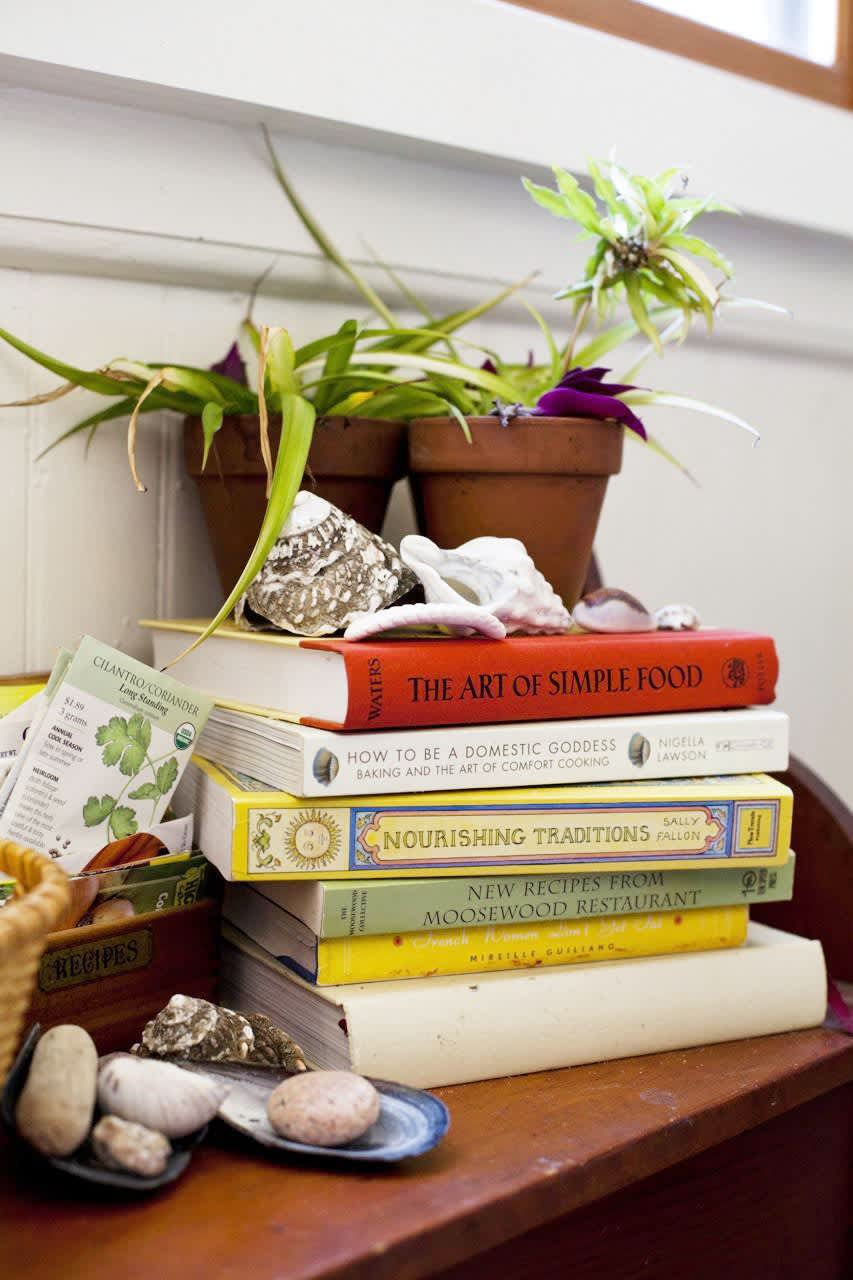 Ways to Organize and Store Cookbooks at Home | Kitchn