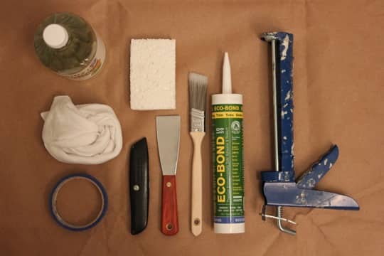 How To Recaulk a Bathtub | Apartment Therapy