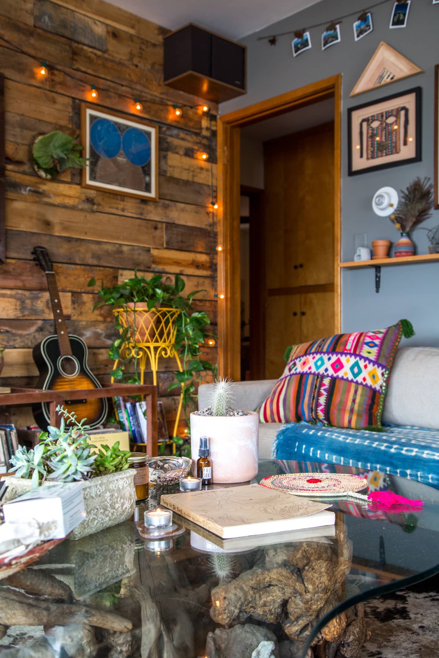 House Tour: Rustic, Cozy California Cabin Vibes | Apartment Therapy