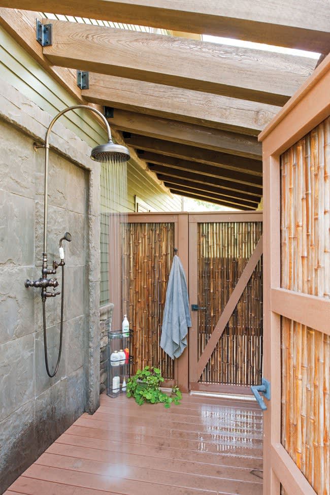21 Refreshingly Beautiful Outdoor Showers I Bet You’d Love to Step Into ...