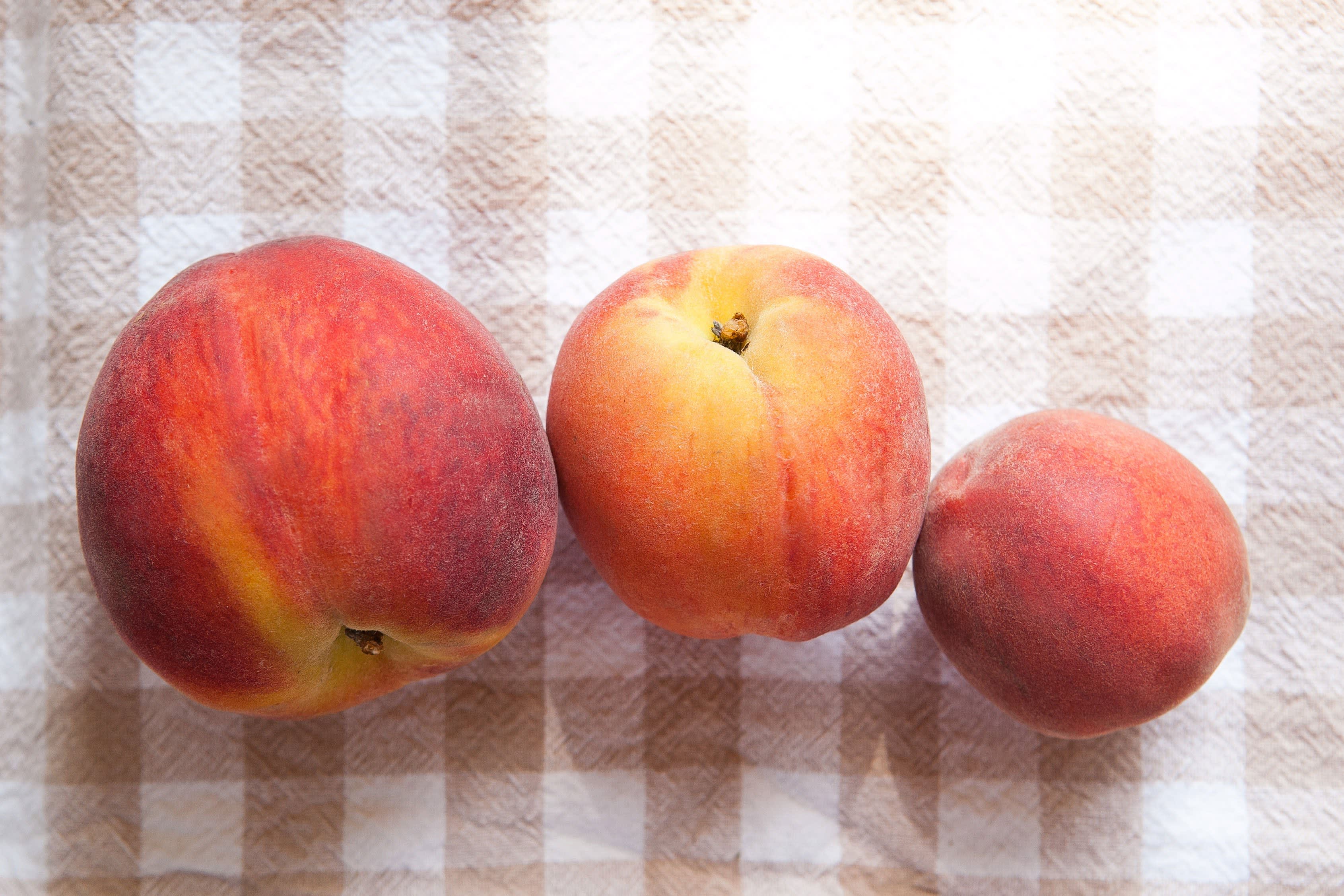 Pro Tips for Picking a Perfect Peach | Kitchn