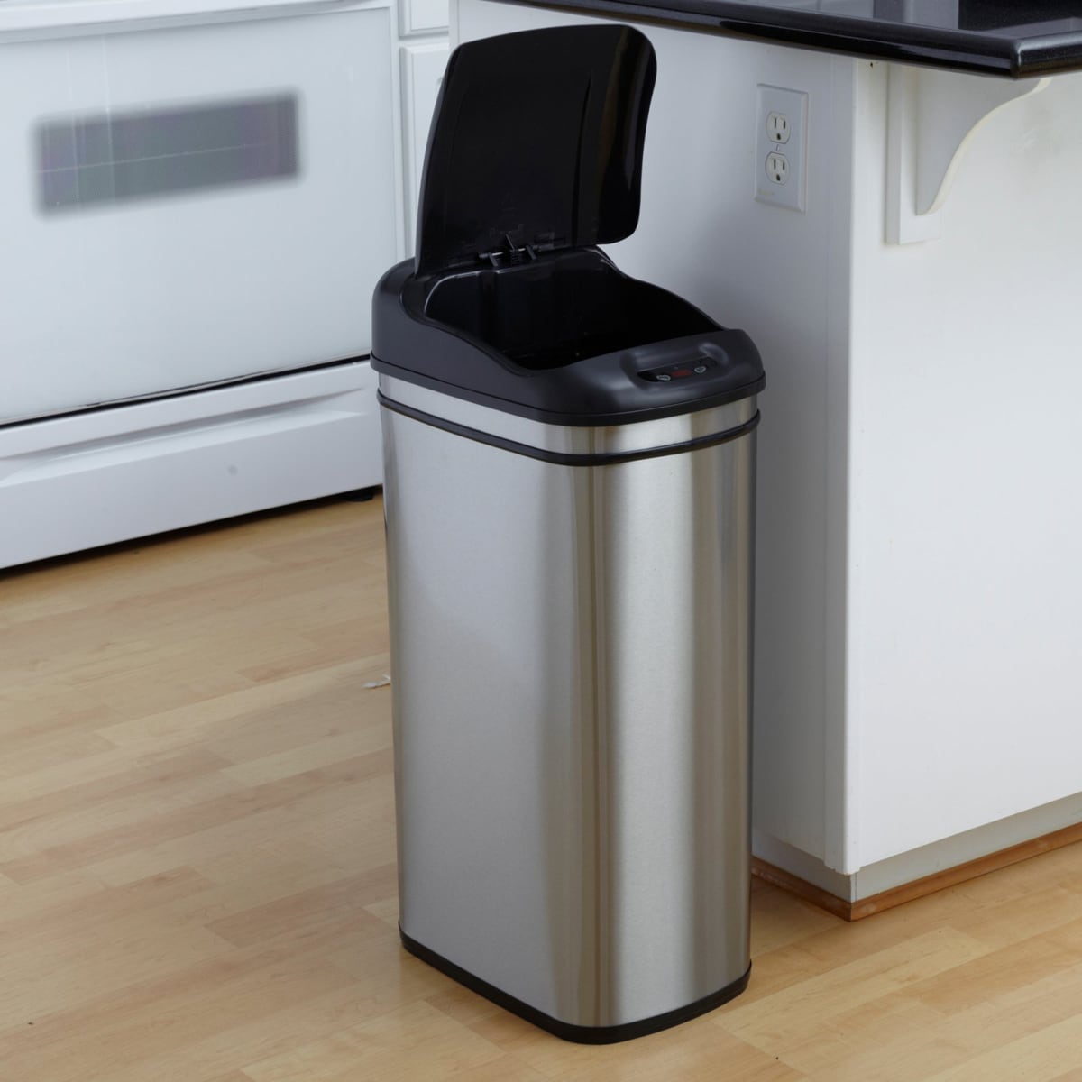 Best Budget Kitchen Trash Cans Kitchn Best Budget Kitchen Trash Cans Kitchn