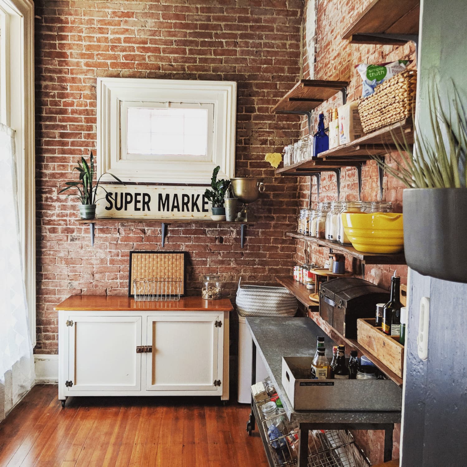 Exciting Kitchen Backsplash Trends to Inspire You: Farmhouse Brick ...