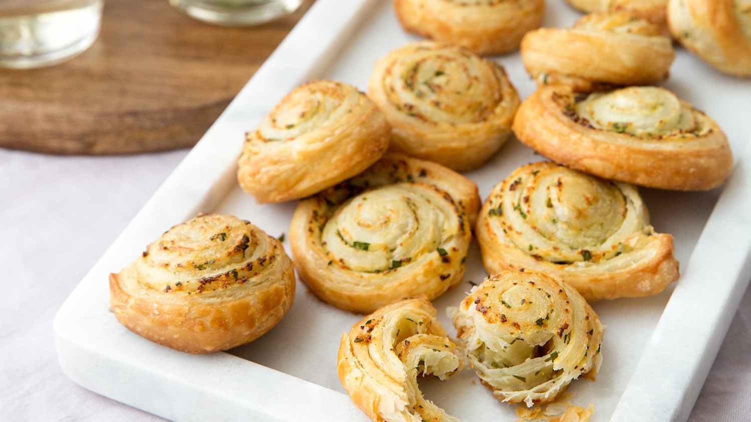 Flaky Garlic Bread Pinwheels | Recipe Cart