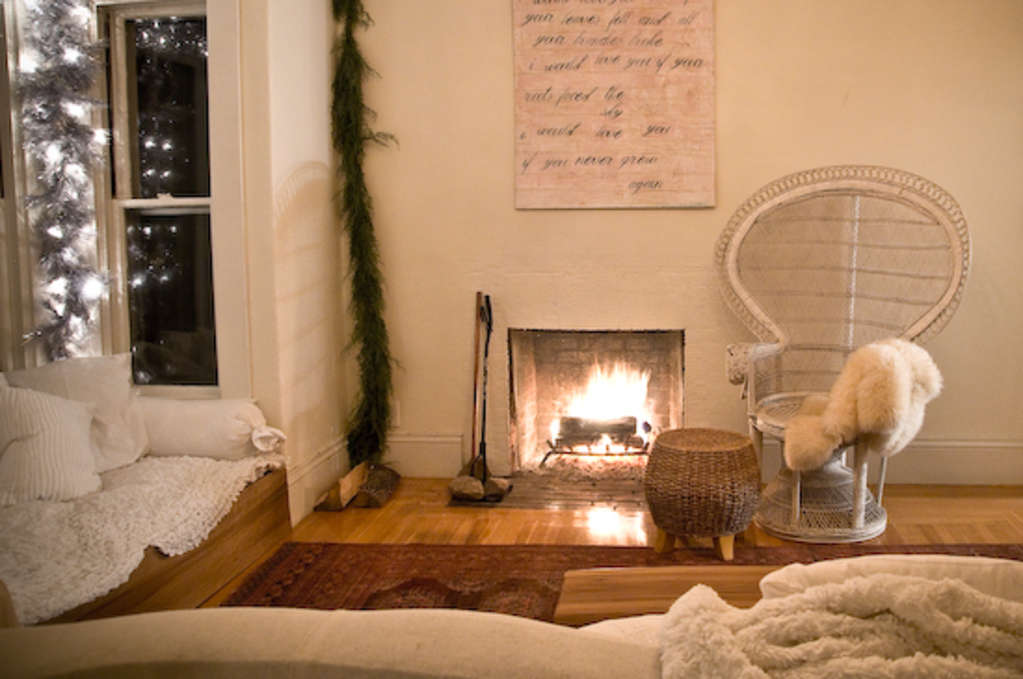 Instantly Cozier: 9 Ways to Warm Up Your Winter Lighting | Apartment ...