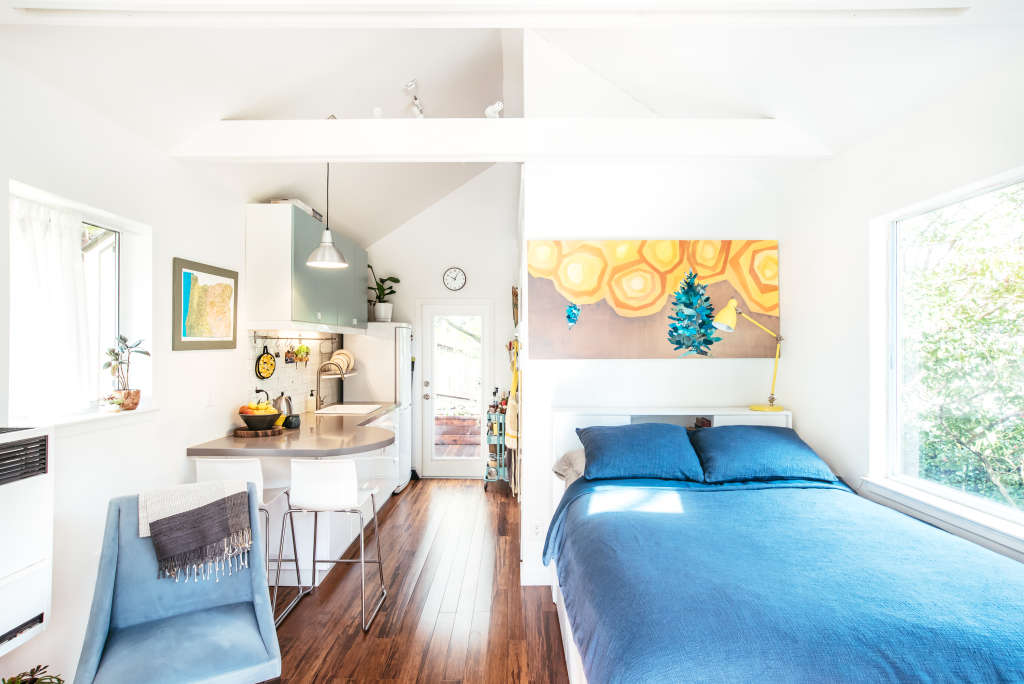 How to Downsize Home - 250 Square Feet Apartment | Apartment Therapy