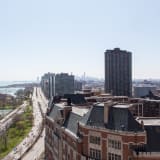 House Tour: A 80s-Themed Chicago Apartment | Apartment Therapy