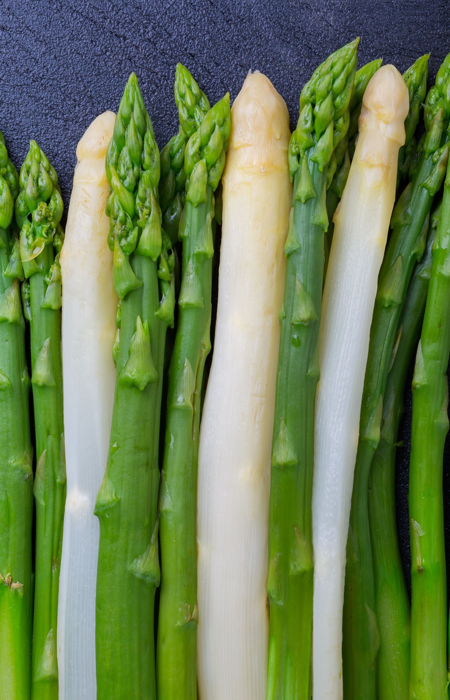 What's the Difference Between White and Green Asparagus? | Kitchn