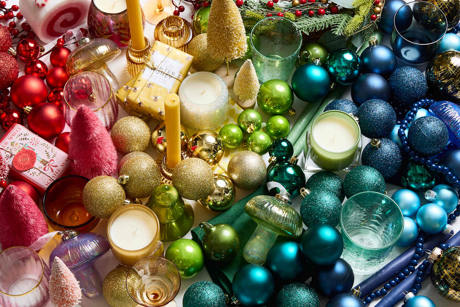 Use These 3 Happy Colors for all of Your Holiday Decorations ...