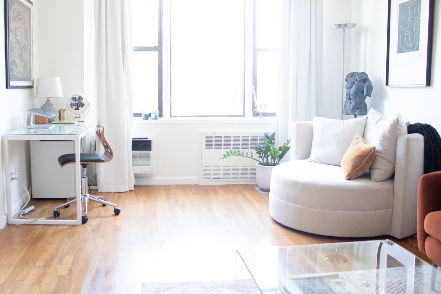 This Small Walmart Fan Cools Off Large Spaces in a Flash | Apartment ...