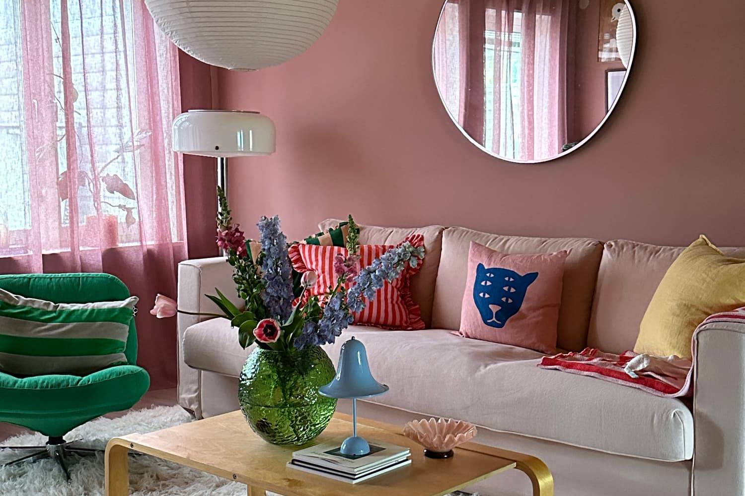 Tour a Swedish Home With Unexpected Color Combinations | Apartment Therapy