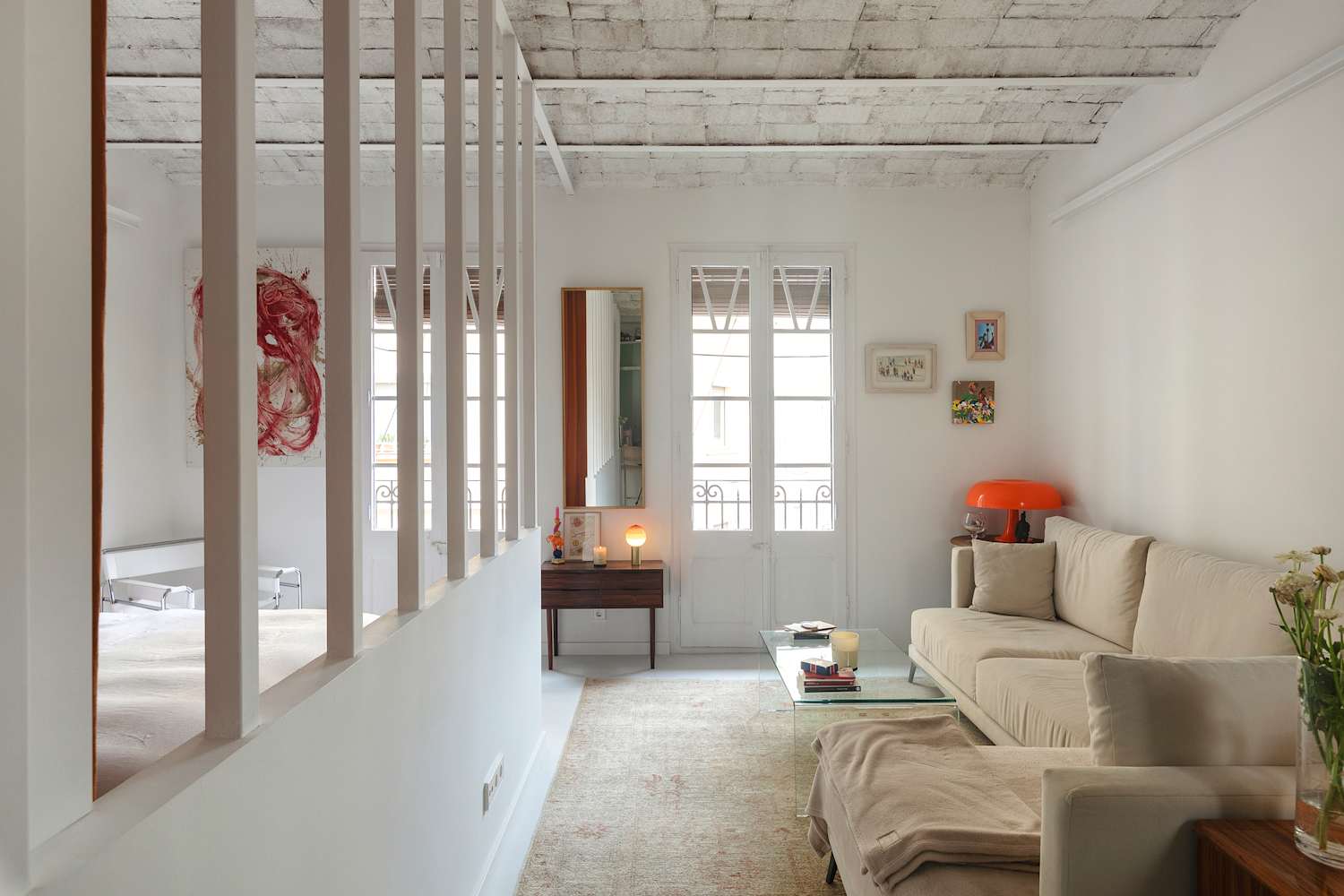 Tour a Small Renovated Spain Apartment with Vaulted Ceiling | Apartment ...