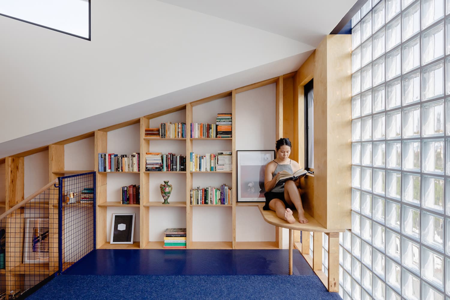 This Glass Block House Modernizes the ‘80s Design Trend | Apartment Therapy