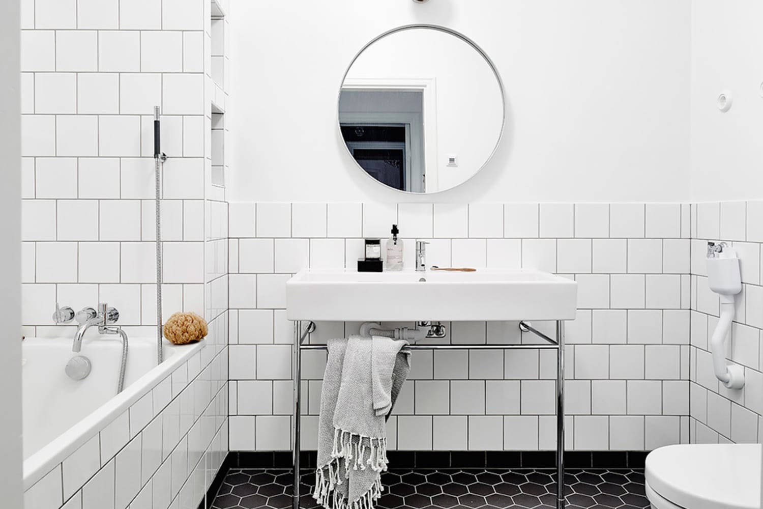 White Square Tile Bathroom 12 Stunning Bathrooms With Tiled Mosaic