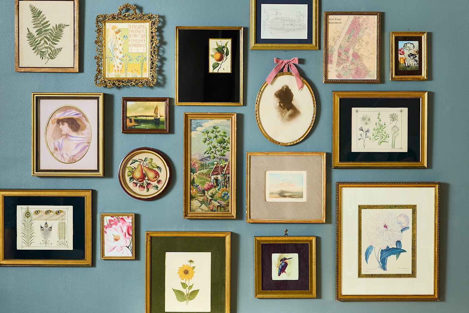 Valentine’s Day Gallery Wall Hack: Instagram DIY Tip & How-To ...