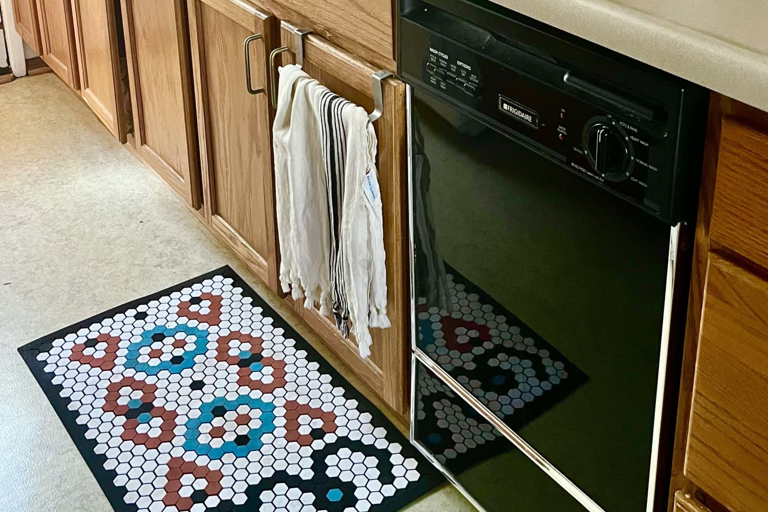 This DIY Tile Mat Is Fulfilling All My Arts & Crafts Dreams | Apartment ...