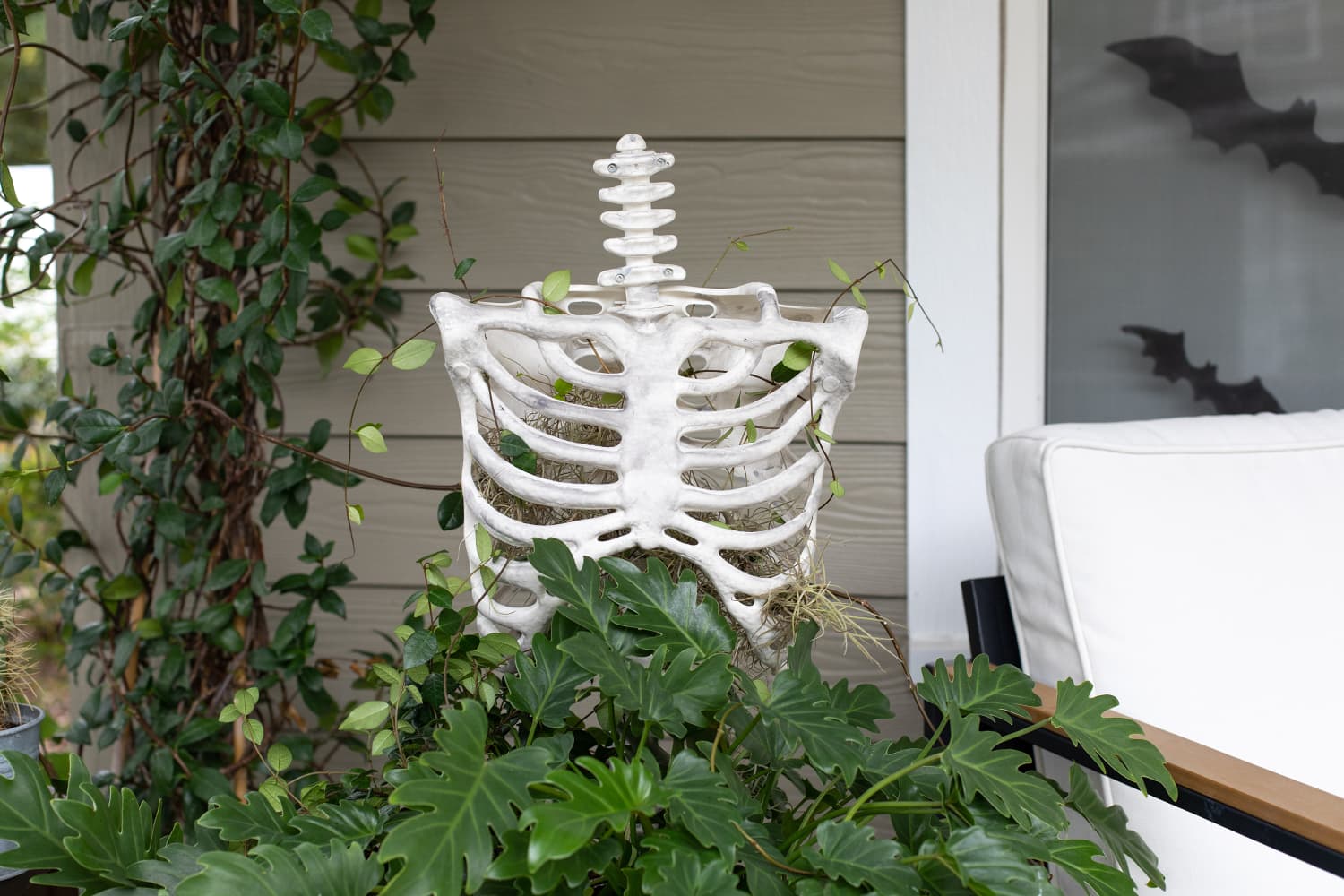 How to Make Skeleton Topiary | Apartment Therapy