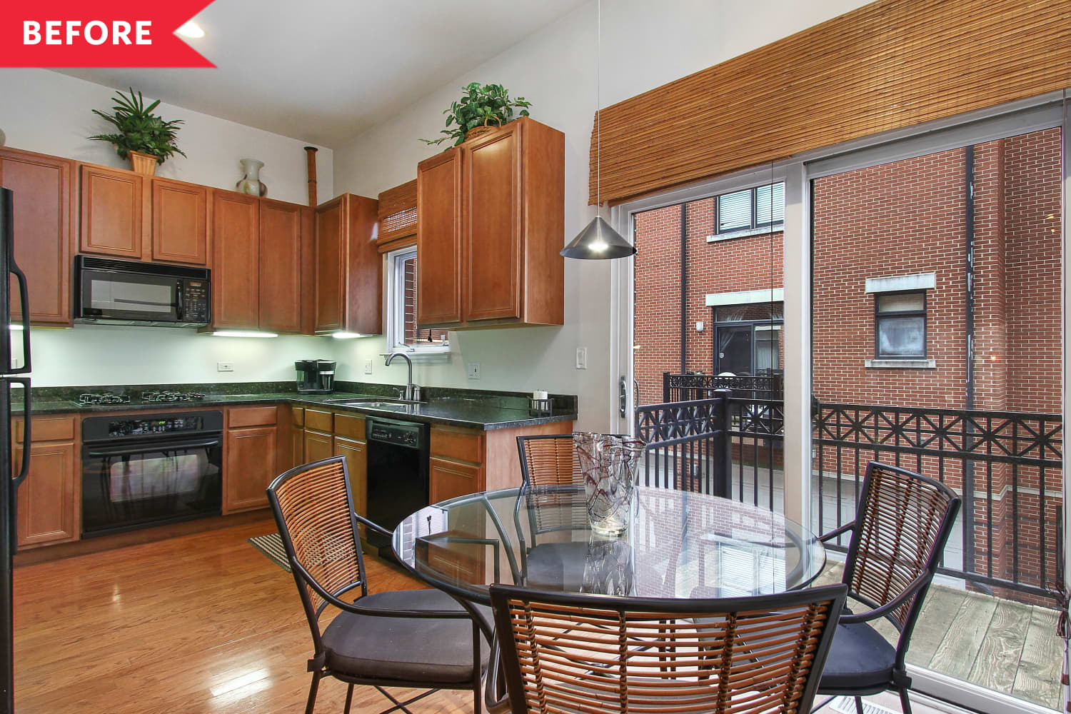 A Builder-Grade 2000s Townhouse Gets a Modern Update | The Kitchn