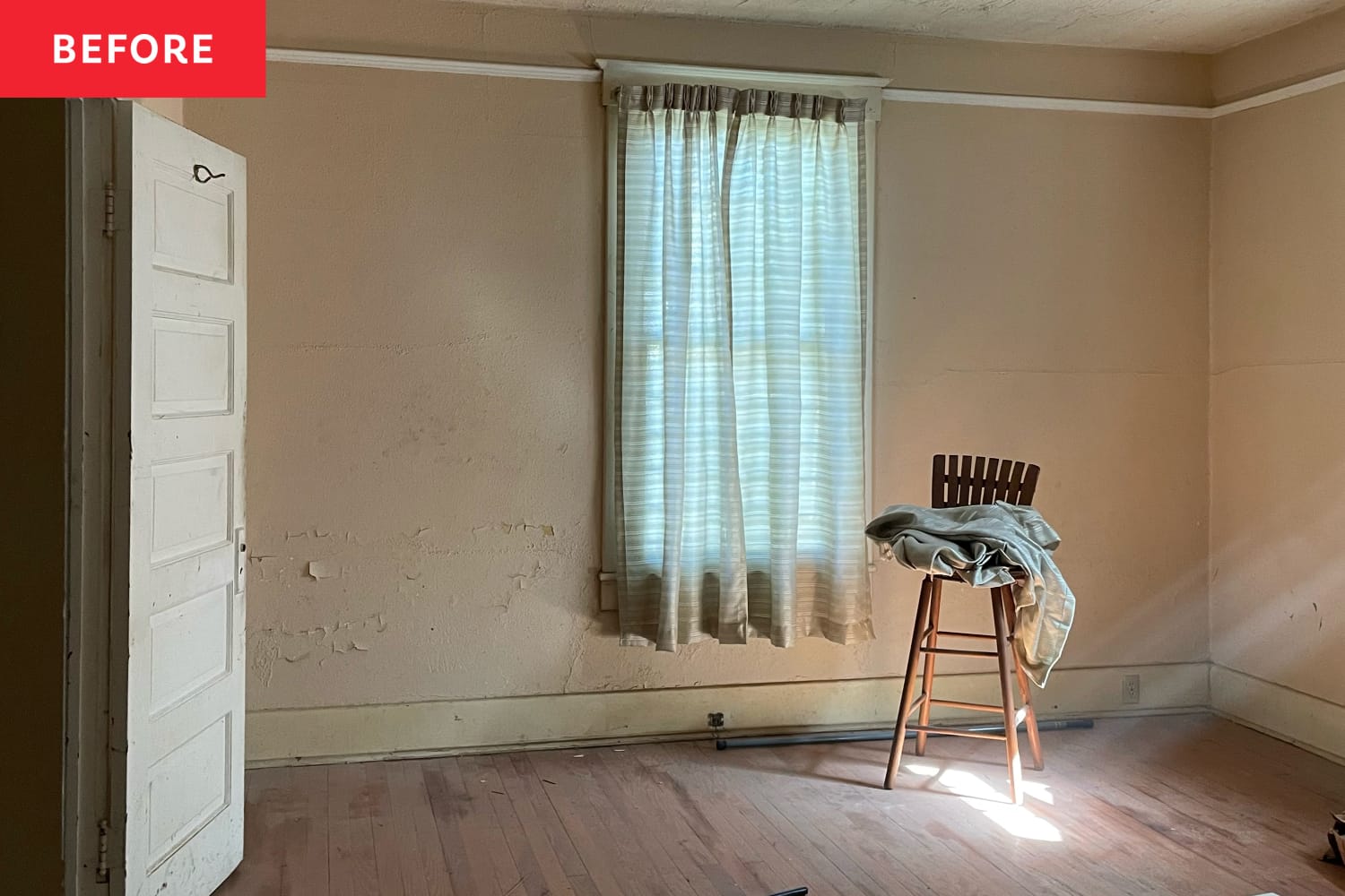 A Beige Bedroom’s Color-Drenched Makeover Cost Under $500 | Apartment ...