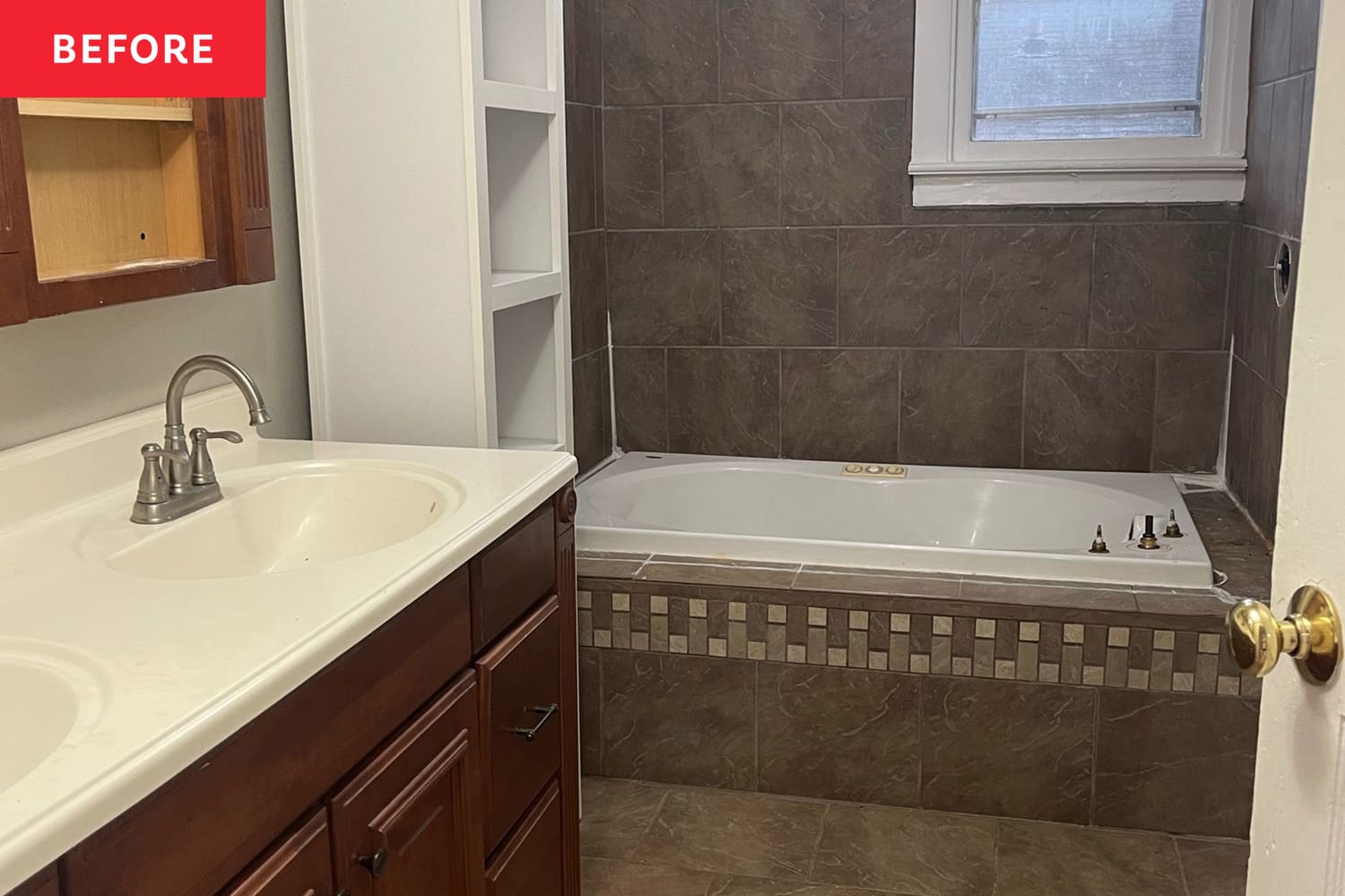 A "Cave-Like" '90s Bathroom Gets a Cheery Transformation | Apartment ...