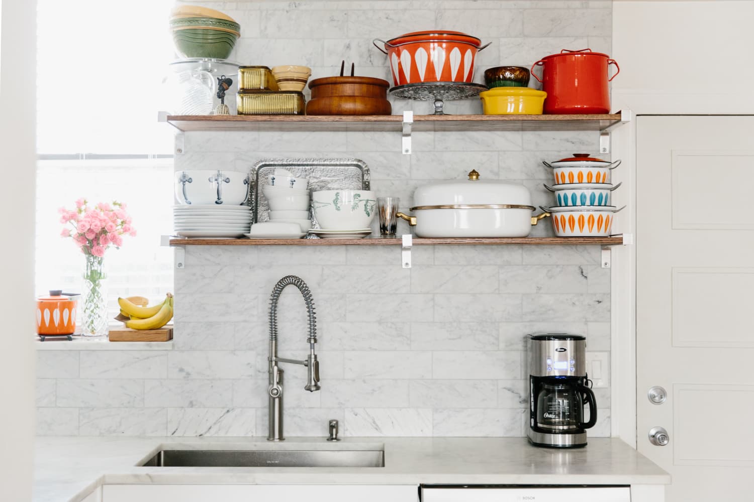 The 5 Best Kitchen Backsplash Colors of 2024 | The Kitchn