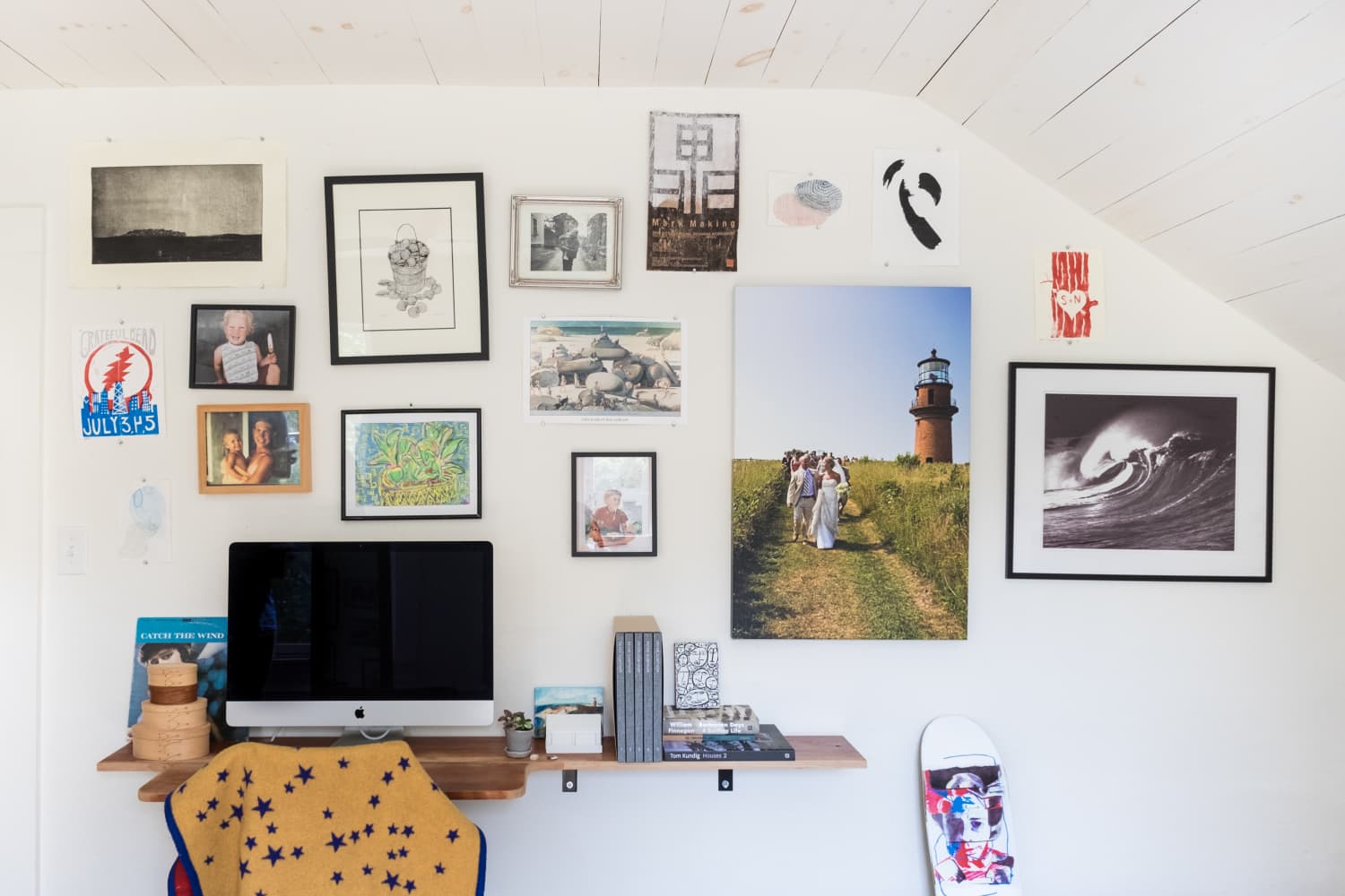 12 Best Wall Mounted Desks 2024 - Floating Desks to Save Space ...