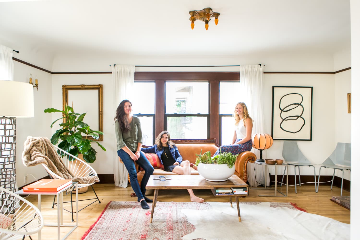 These Creative Roommates’ Home Life is Quirky AF | Apartment Therapy