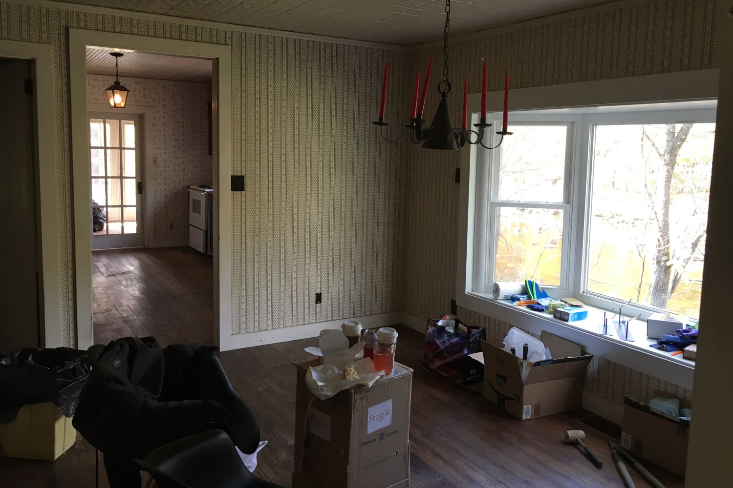 Minimal Farmhouse Cabin House Tour Photos | Apartment Therapy