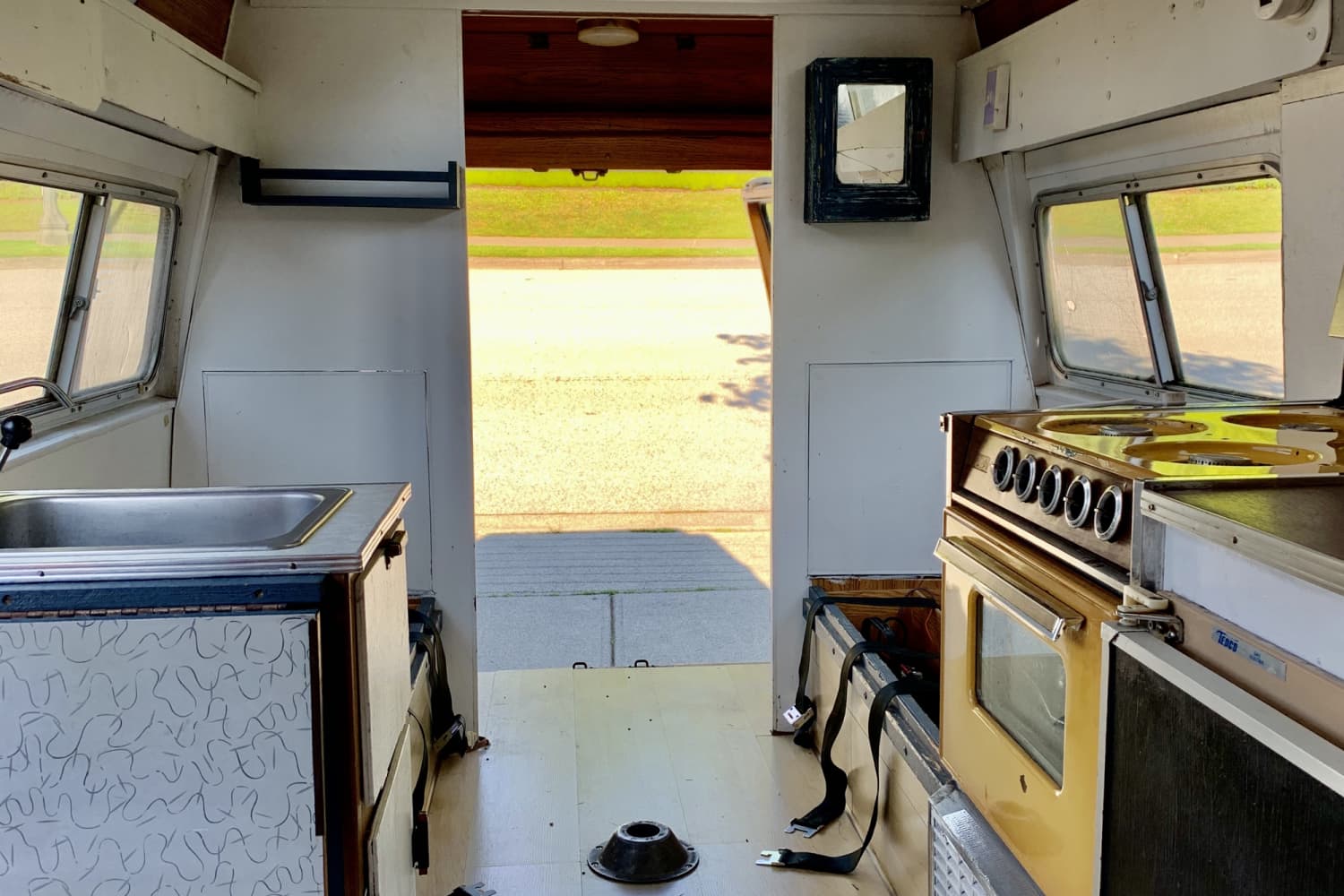 1975 Chevy Converted Van Home Photos | Apartment Therapy