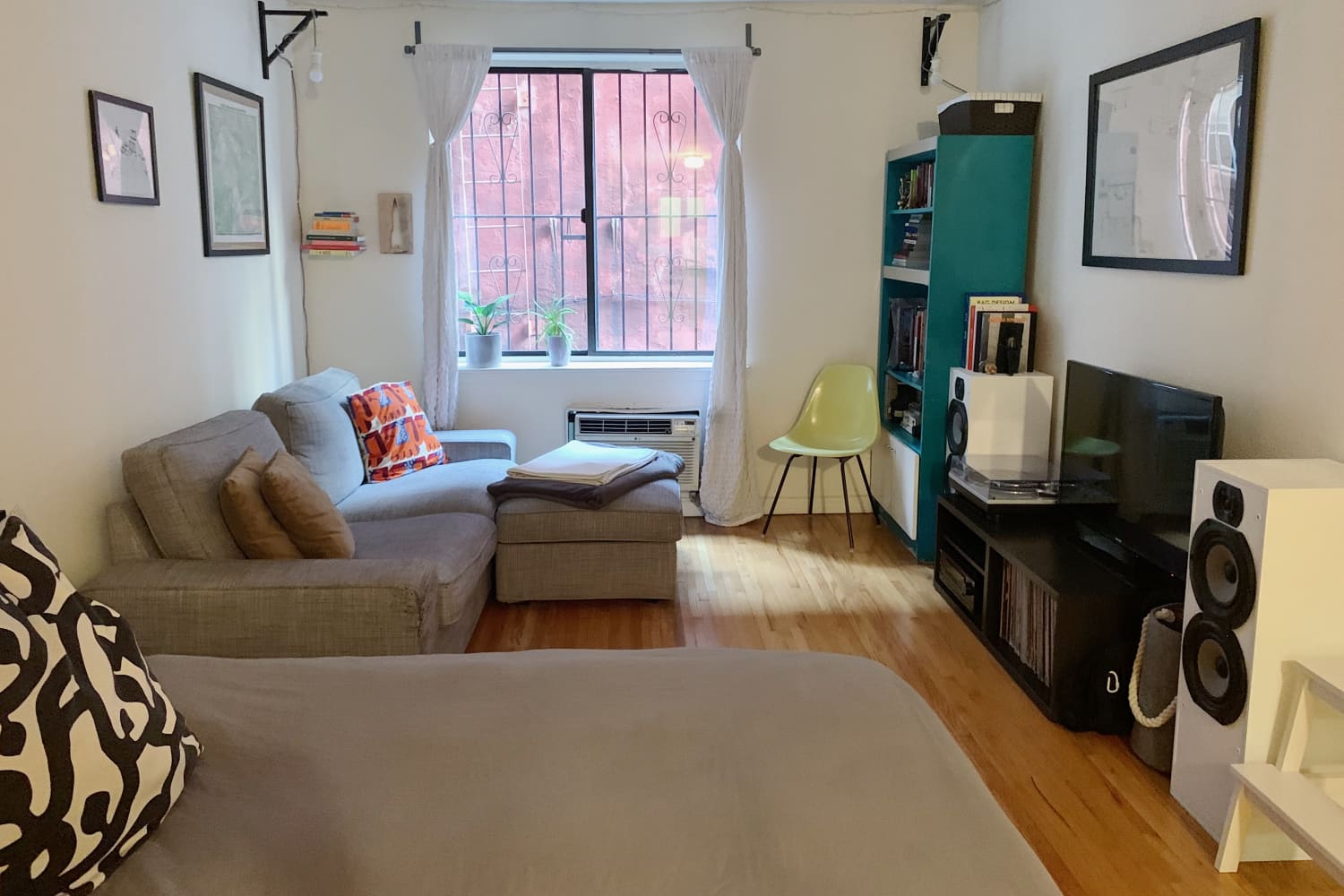375-Square-Foot Chelsea Studio Apartment Photos | Apartment Therapy