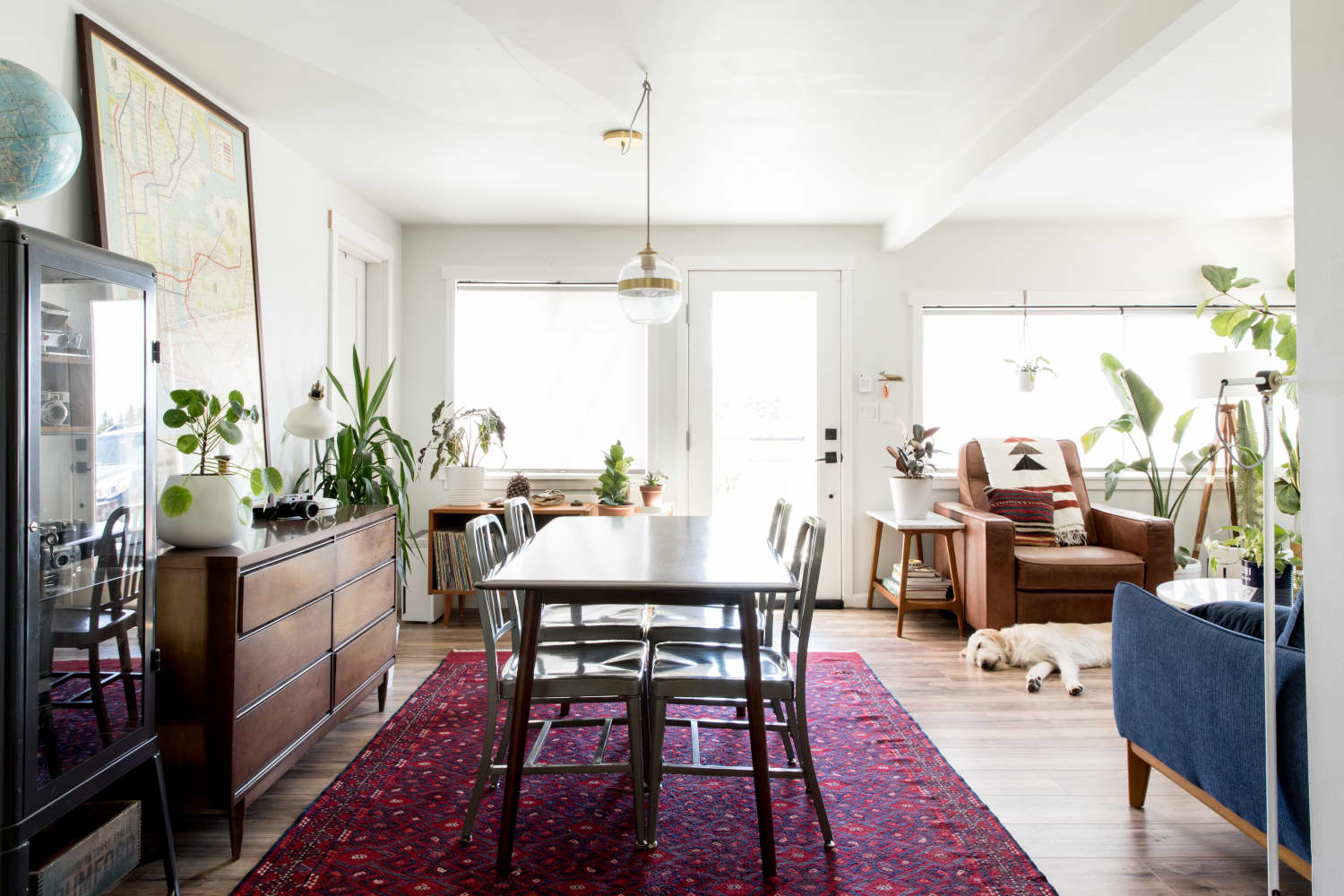 Small Seattle Mid-Century House With Backyard Inspiration | Apartment ...