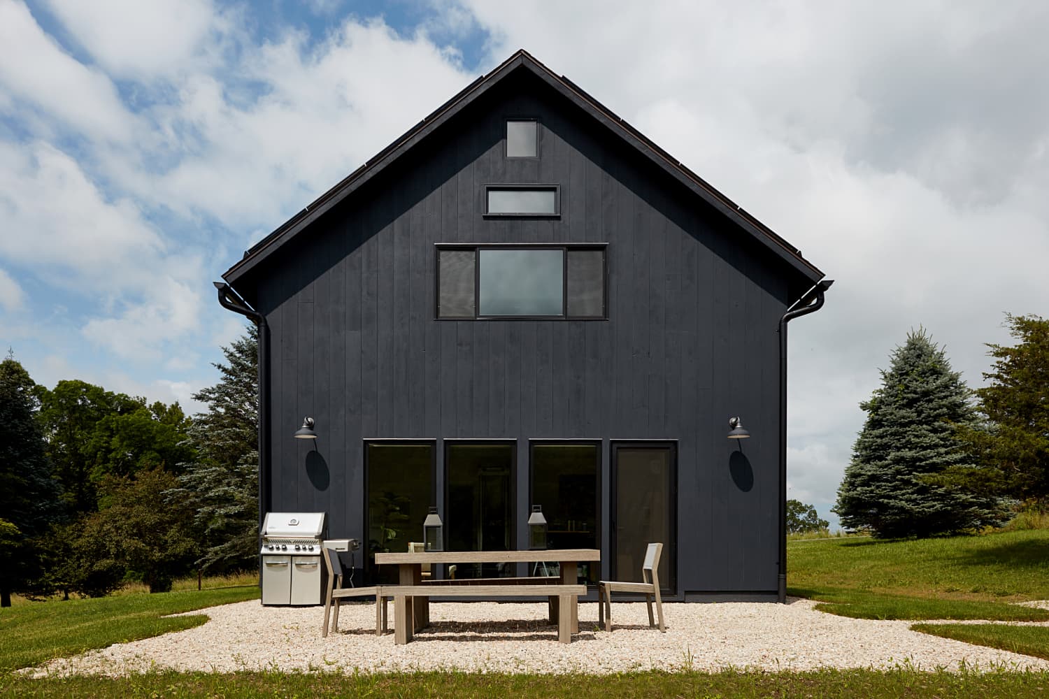 Old Barn Transformed into Studio Apartment and Art Studio | Apartment ...