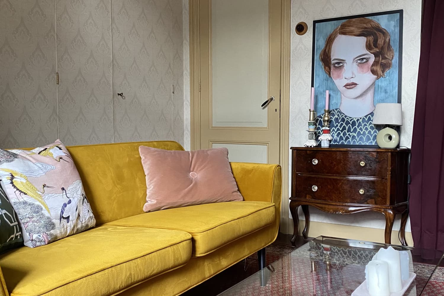 375-Square-Foot Dutch Studio With Bed Nook | Apartment Therapy