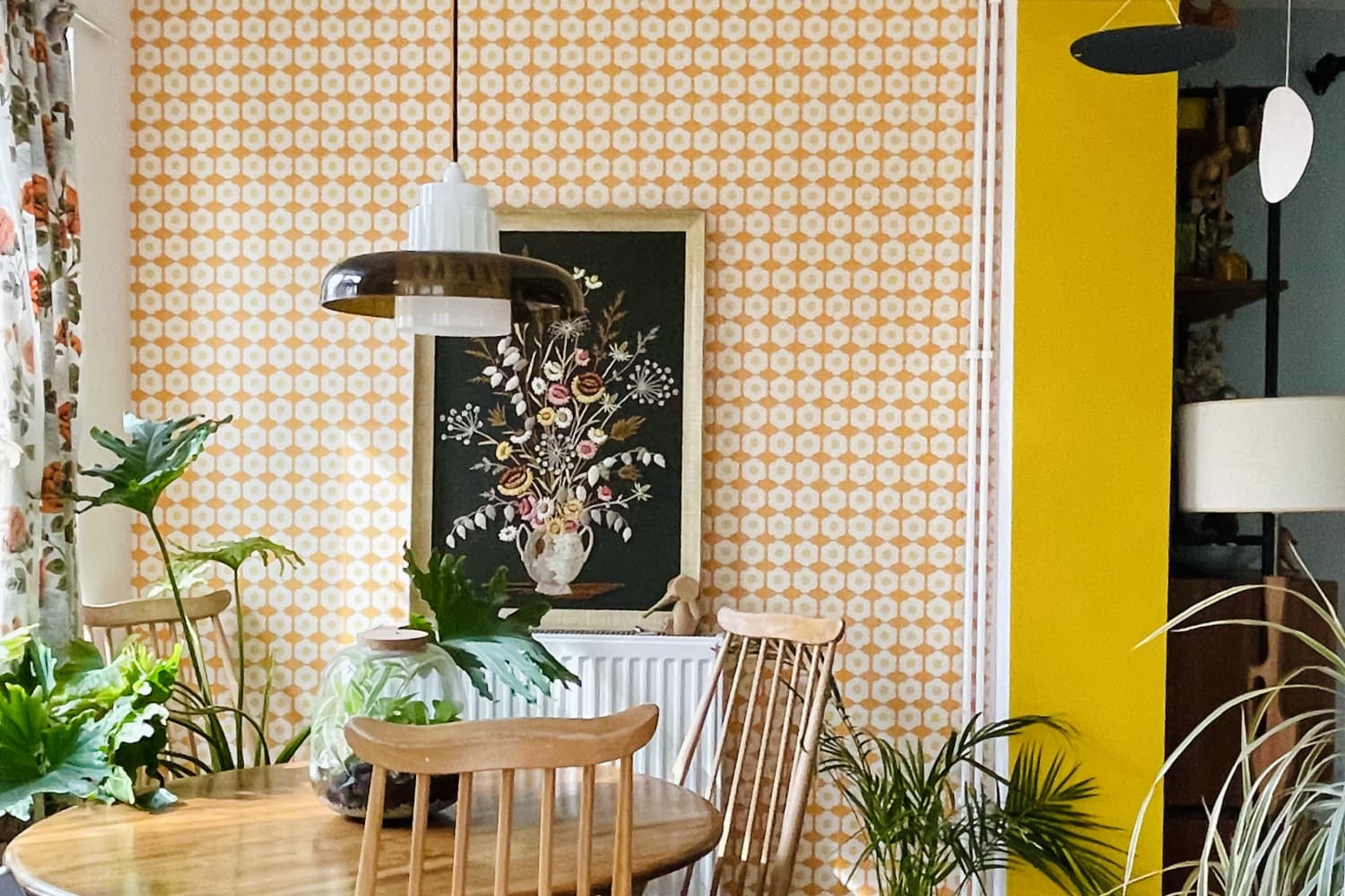 English Cottage Retro Interior Tour Photos | Apartment Therapy