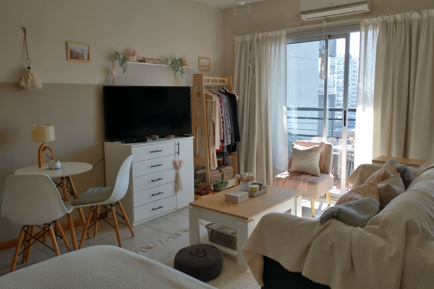 376-Square-Foot Buenos Aires Studio Apartment Photos | Apartment Therapy